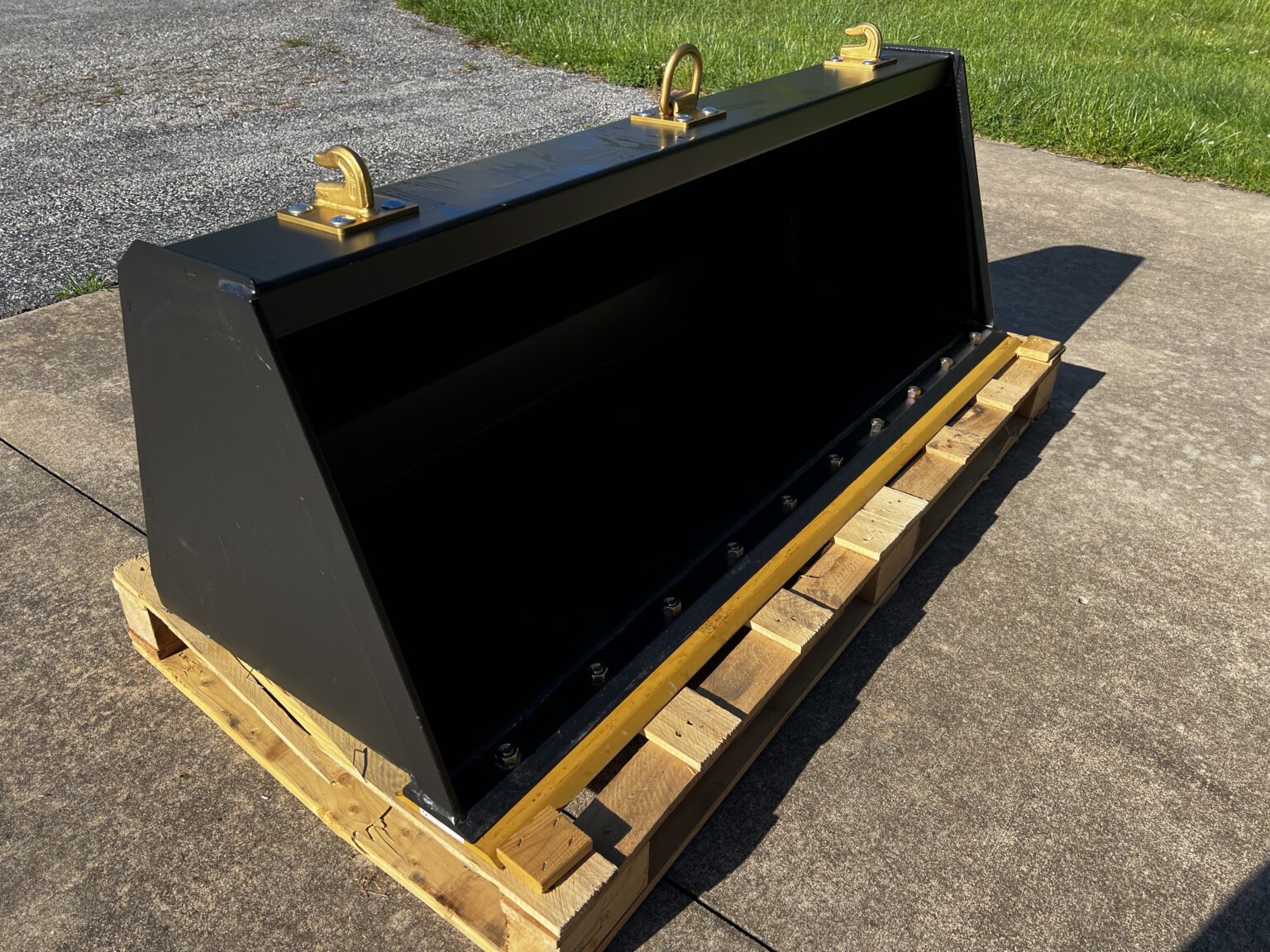 Premium "Lancaster" Replacement Buckets for 30-60 hp Tractors with Skid ...